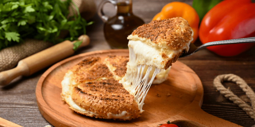 Kaake Four Cheese – كعكة أربع أنواع جبنة – Dar Al Amar Menu
